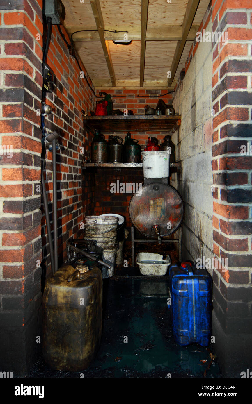 Oil drip tray hi-res stock photography and images - Alamy