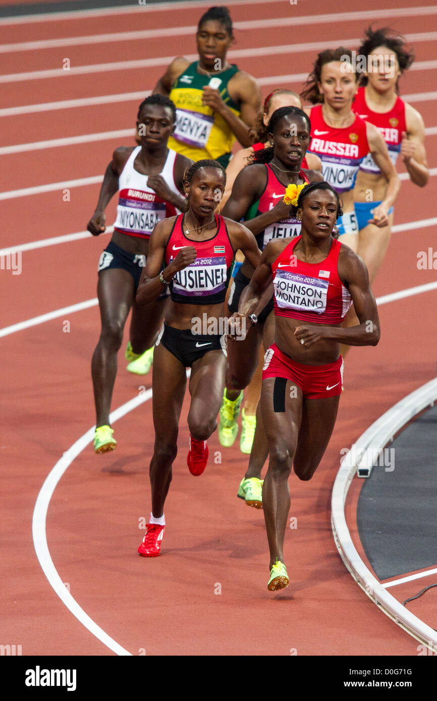 Alysia Johnson Montano (USA) leads the pack in the Women's 800m final ...
