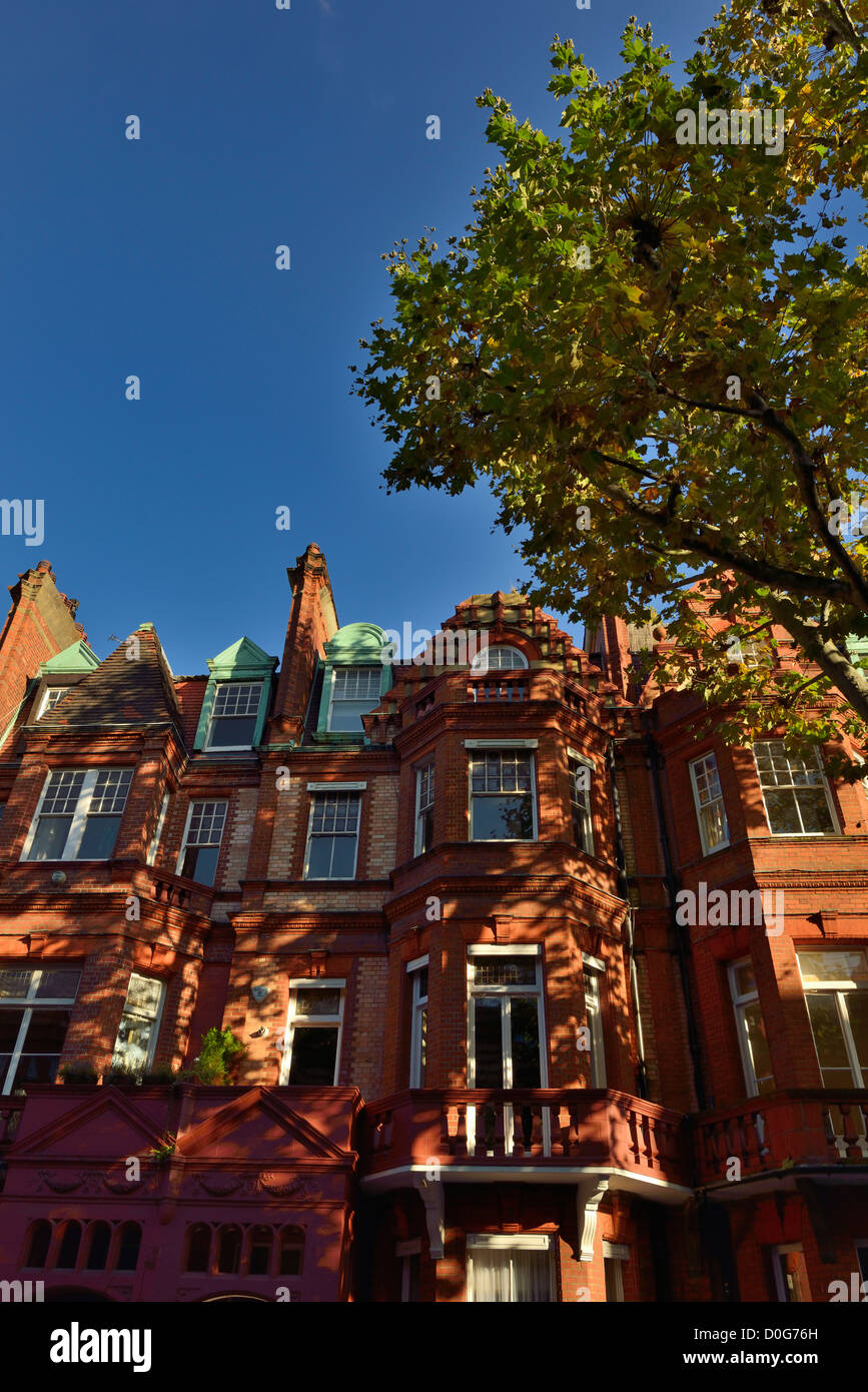 Sloane Gardens, Sloane Square, Chelsea, London SW1, United Kingdom ...