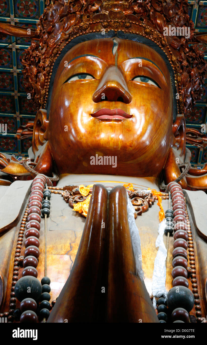 Wooden Buddhist statue of Bodhisattva Avalokiteśvara at Chengde China ...
