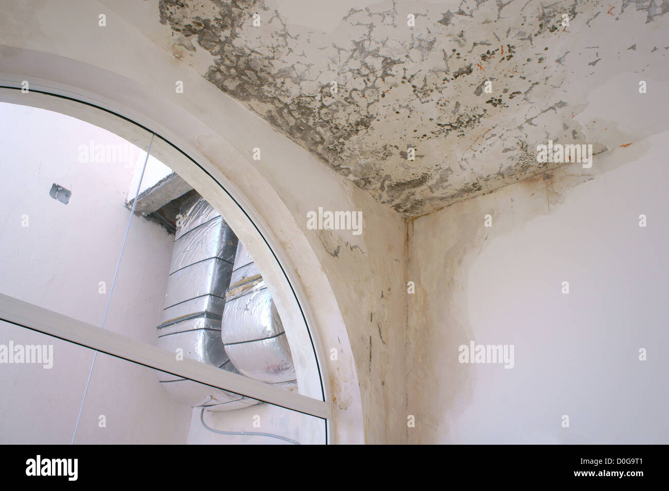 Damp caused by a leaking hotel cooling system Stock Photo - Alamy