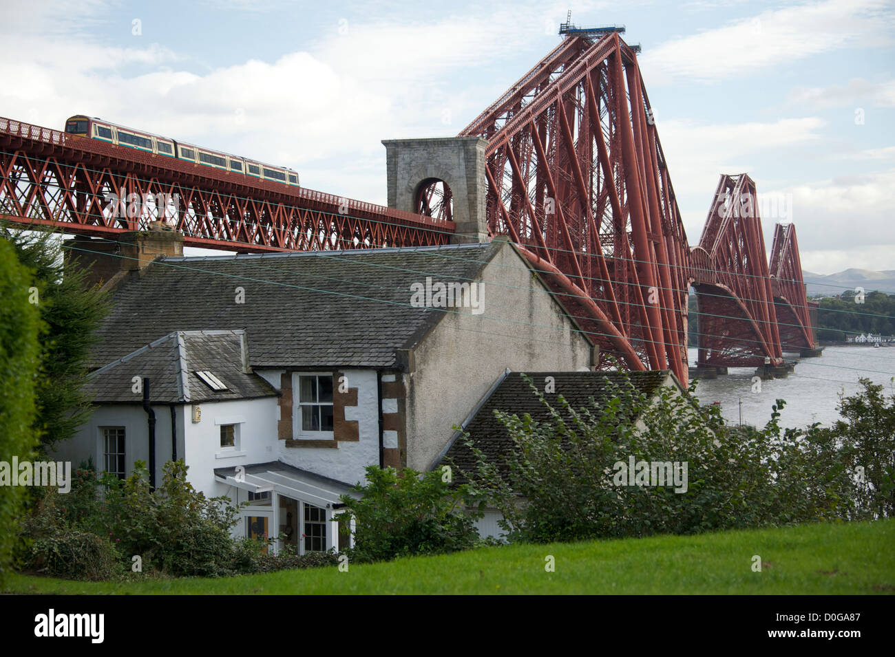 Forth bridge painting hi-res stock photography and images - Alamy
