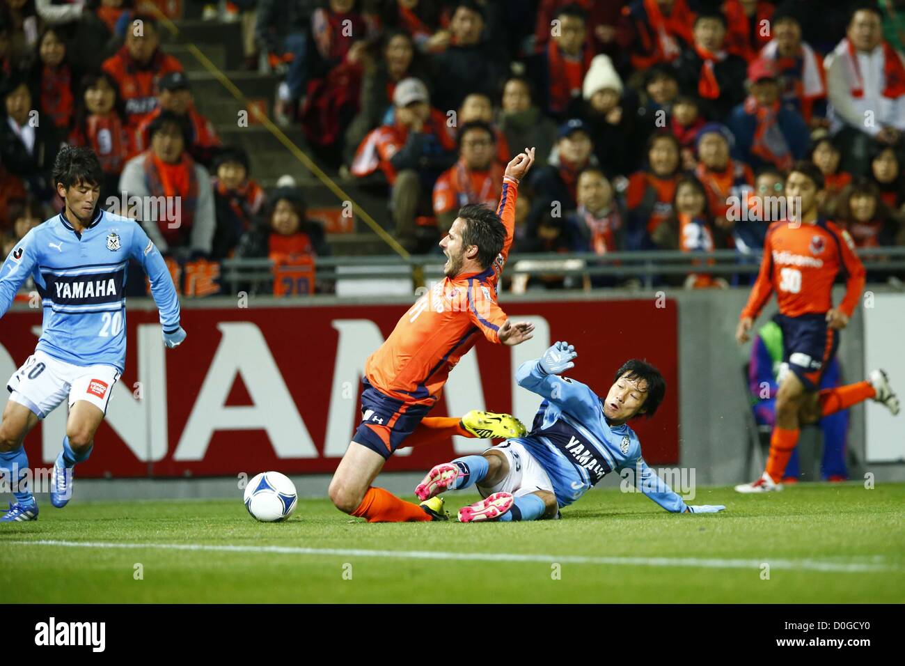 (L-R) Shuto Yamamoto (Jubilo), Zlatan Ljubijankic (Ardija), Yoshiaki ...