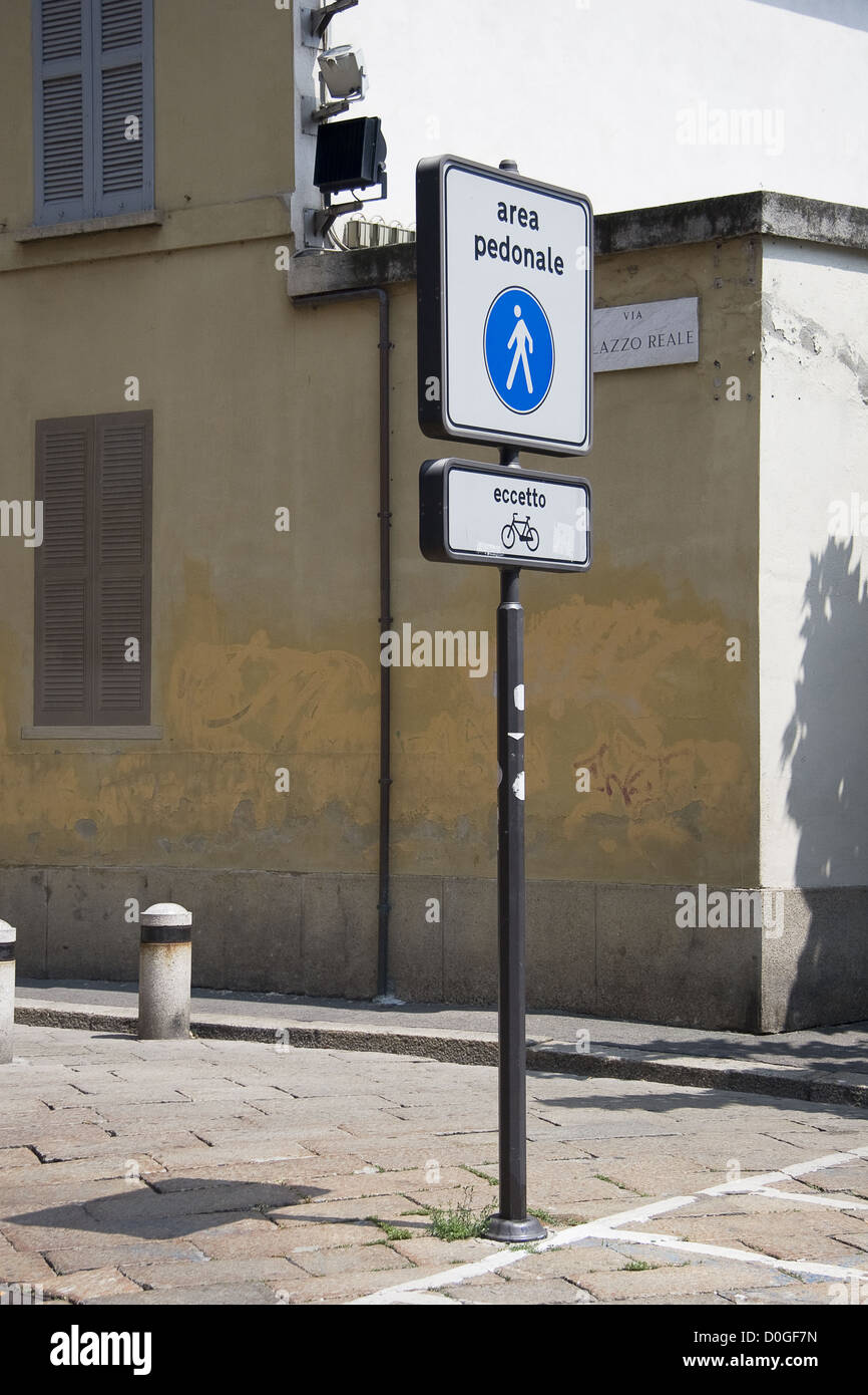 Stree sign hi-res stock photography and images - Alamy