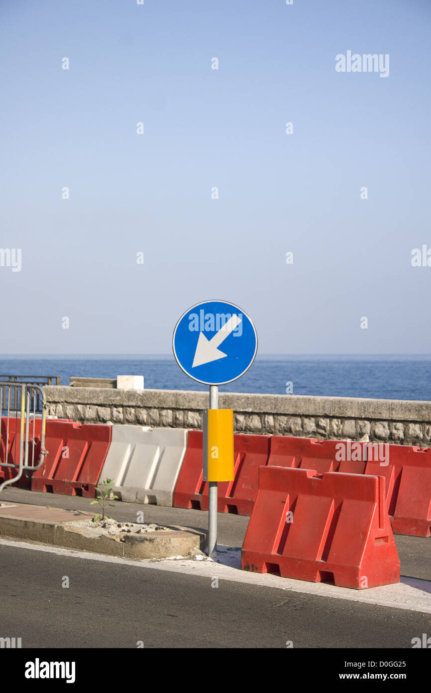 Construction arrow hi-res stock photography and images - Alamy