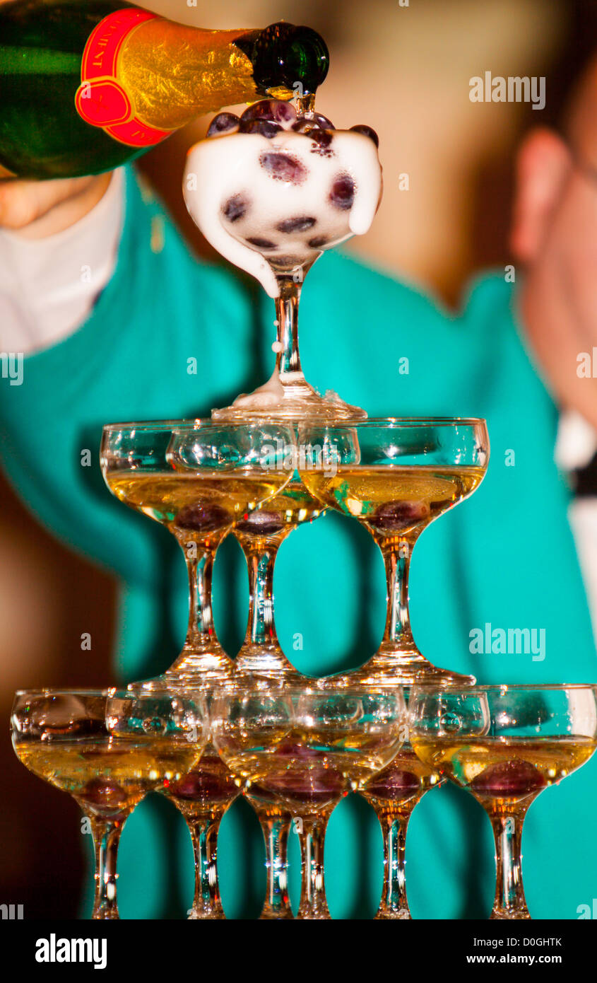 Champagne and waterfall hi-res stock photography and images - Alamy