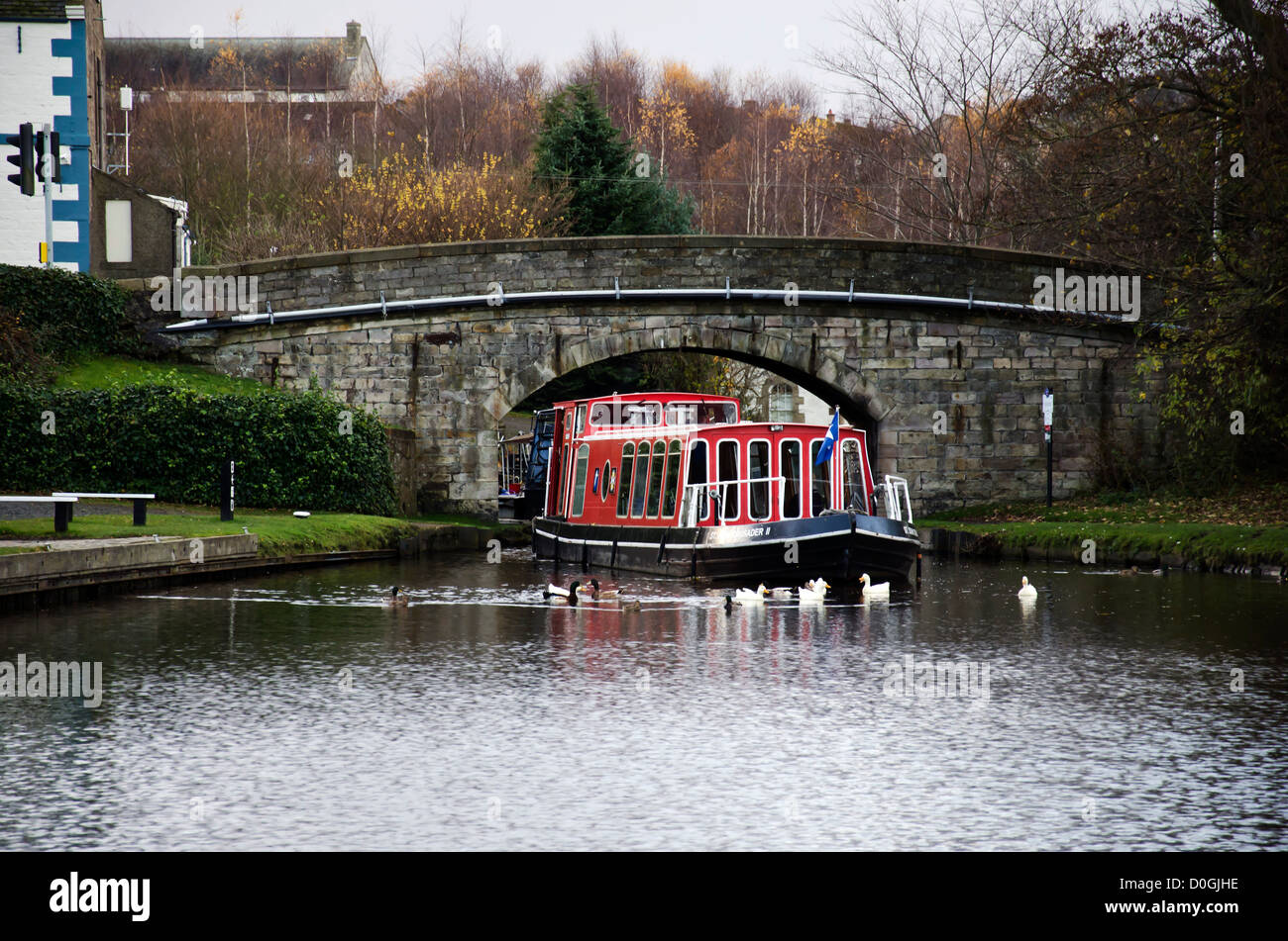 Barge on the Union Canal at Ratho, to the west of Edinburgh, Scotland ...