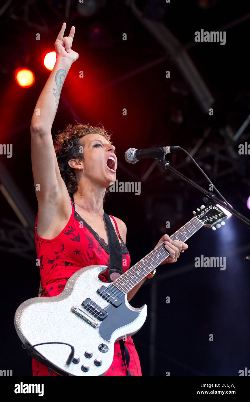Betty performing live at the 1st Lisbon Unplugged Festival - Day 2 at ...