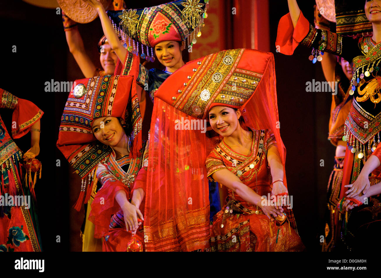 Chinese new year headdress hi-res stock photography and images - Alamy