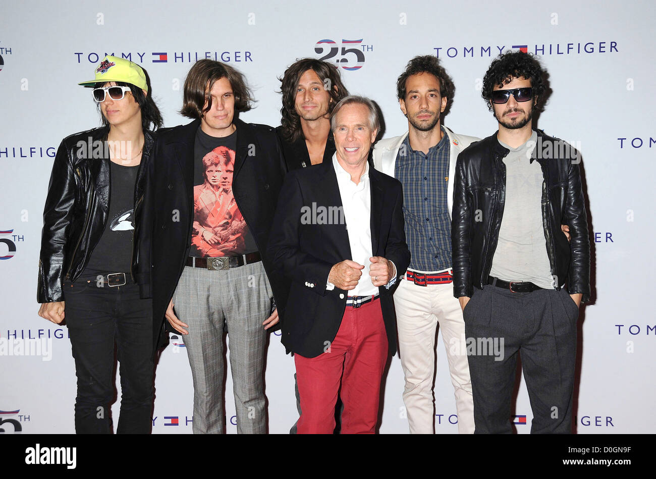 Julian Casablancas, Nikolai Fraiture, Nick Valensi, Albert Hammond Jr ...