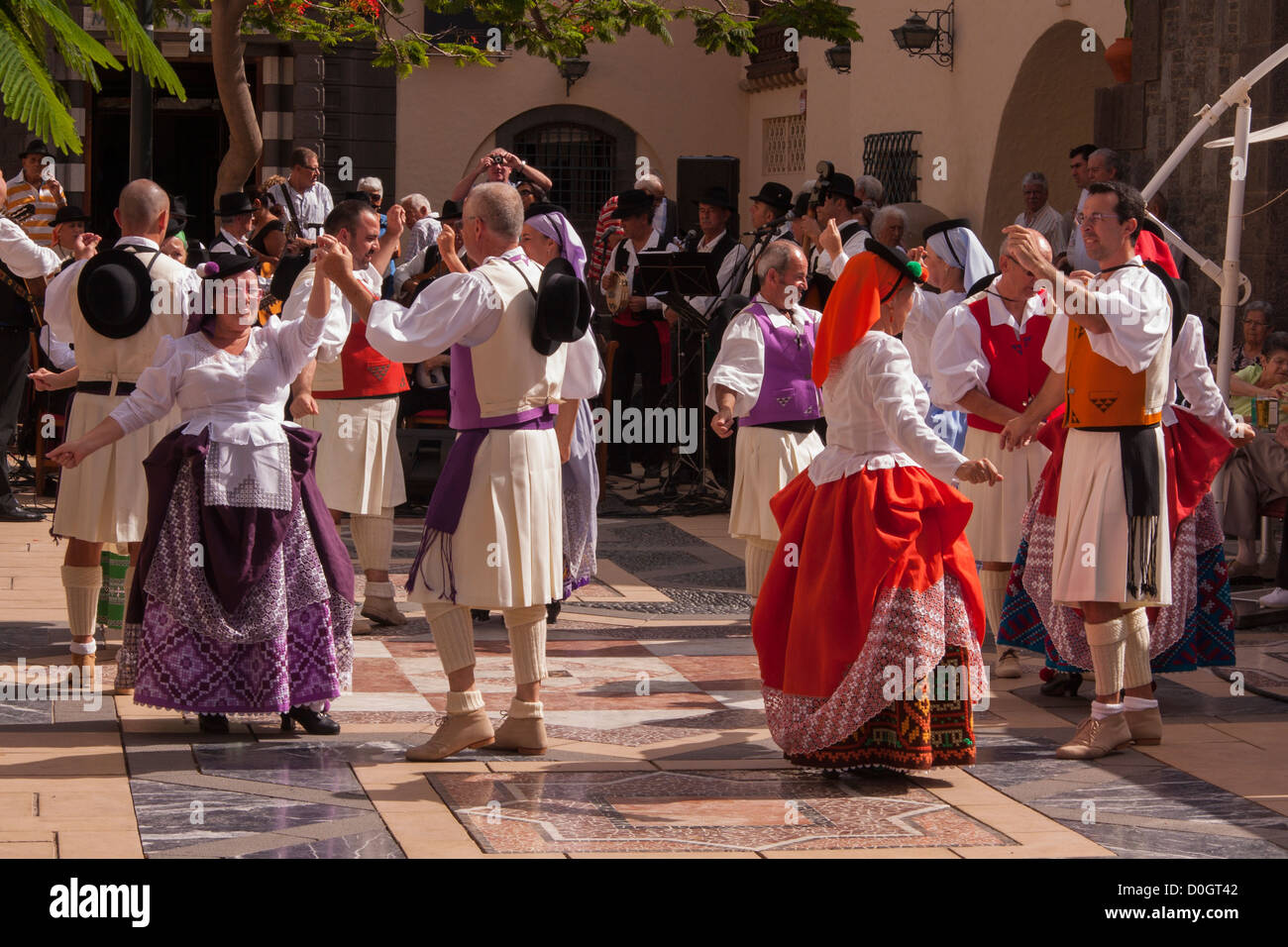 Canarian dance hi-res stock photography and images - Alamy
