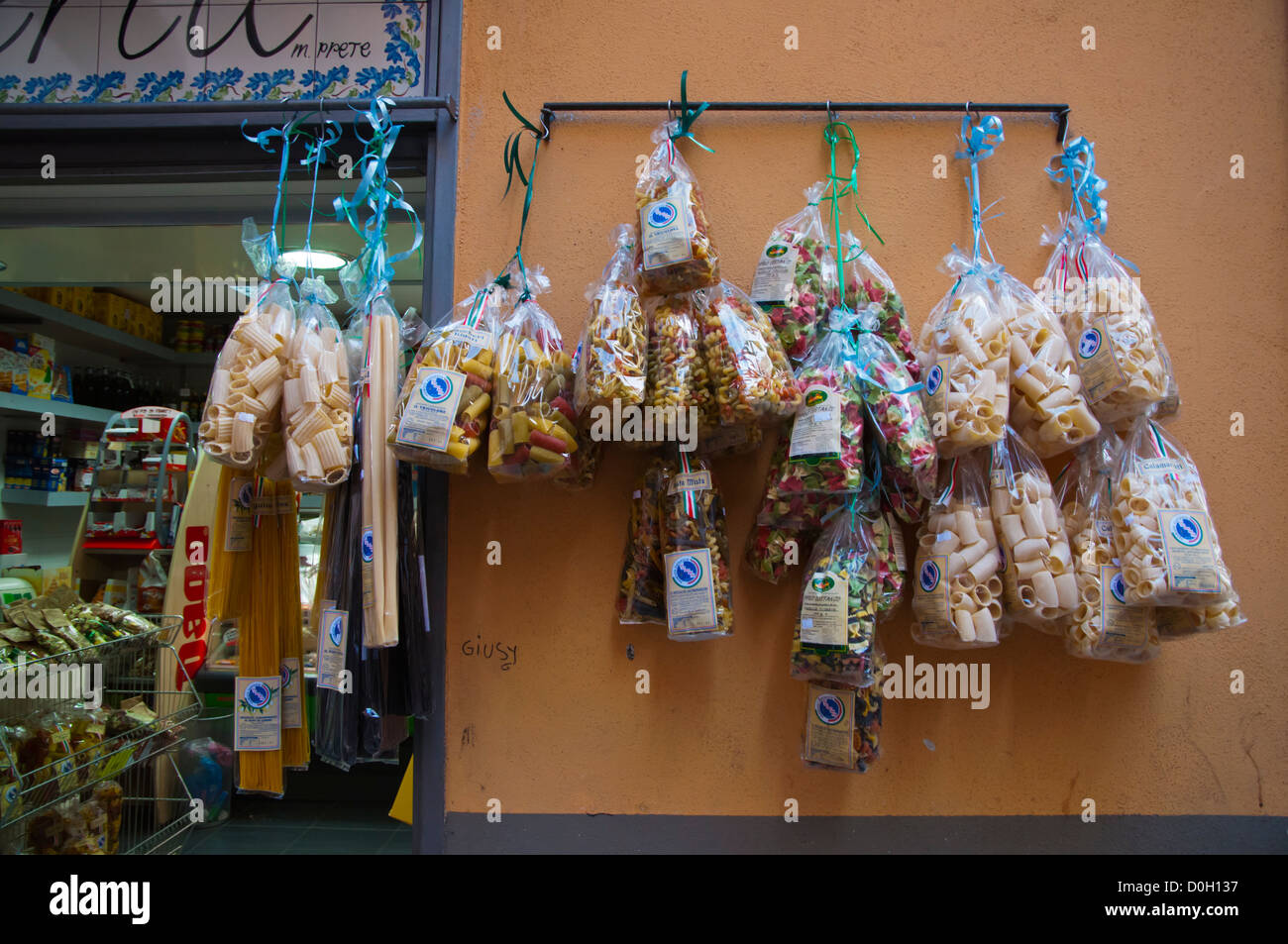 Pasta shop italy hi-res stock photography and images - Alamy