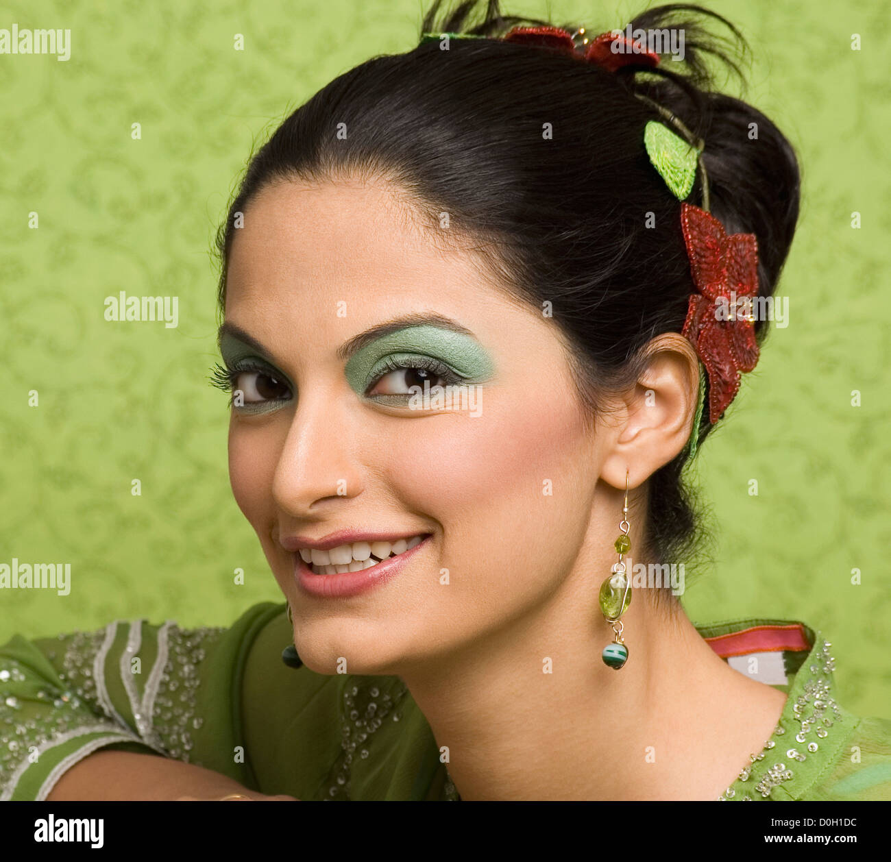 Portrait of a female fashion model posing Stock Photo - Alamy