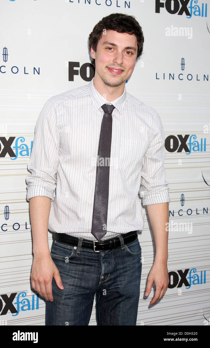 John francis daley hi-res stock photography and images - Alamy