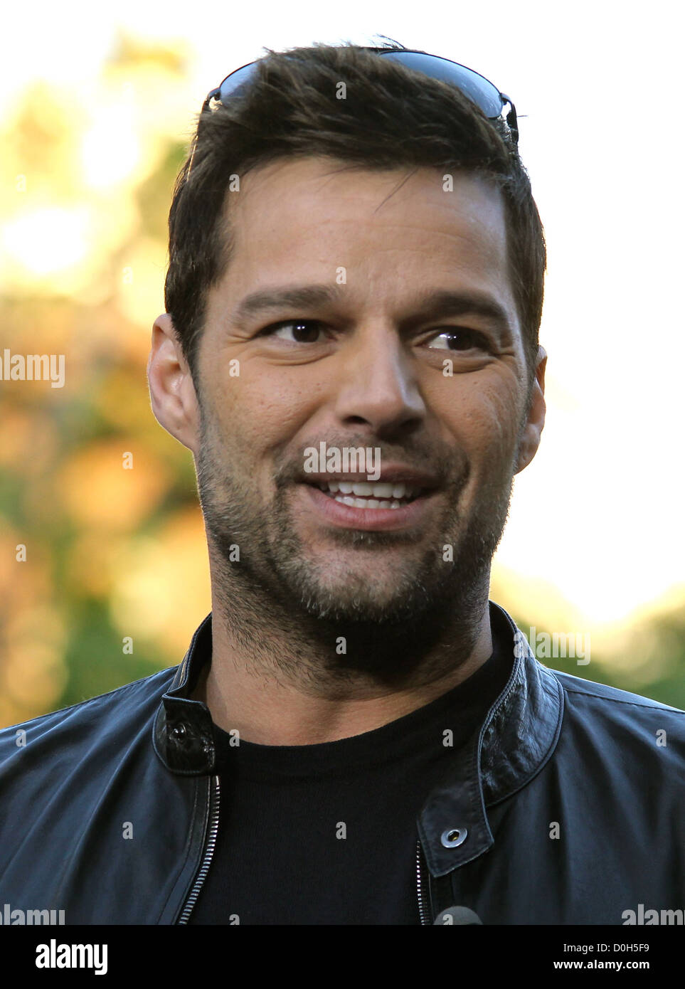 Ricky Martin films an interview the entertainment television news ...