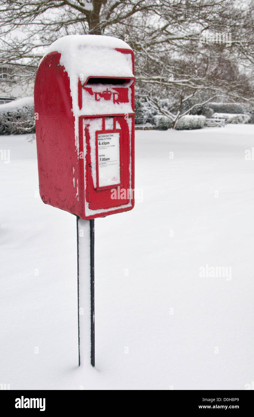 Letter box snow winter hi-res stock photography and images - Alamy
