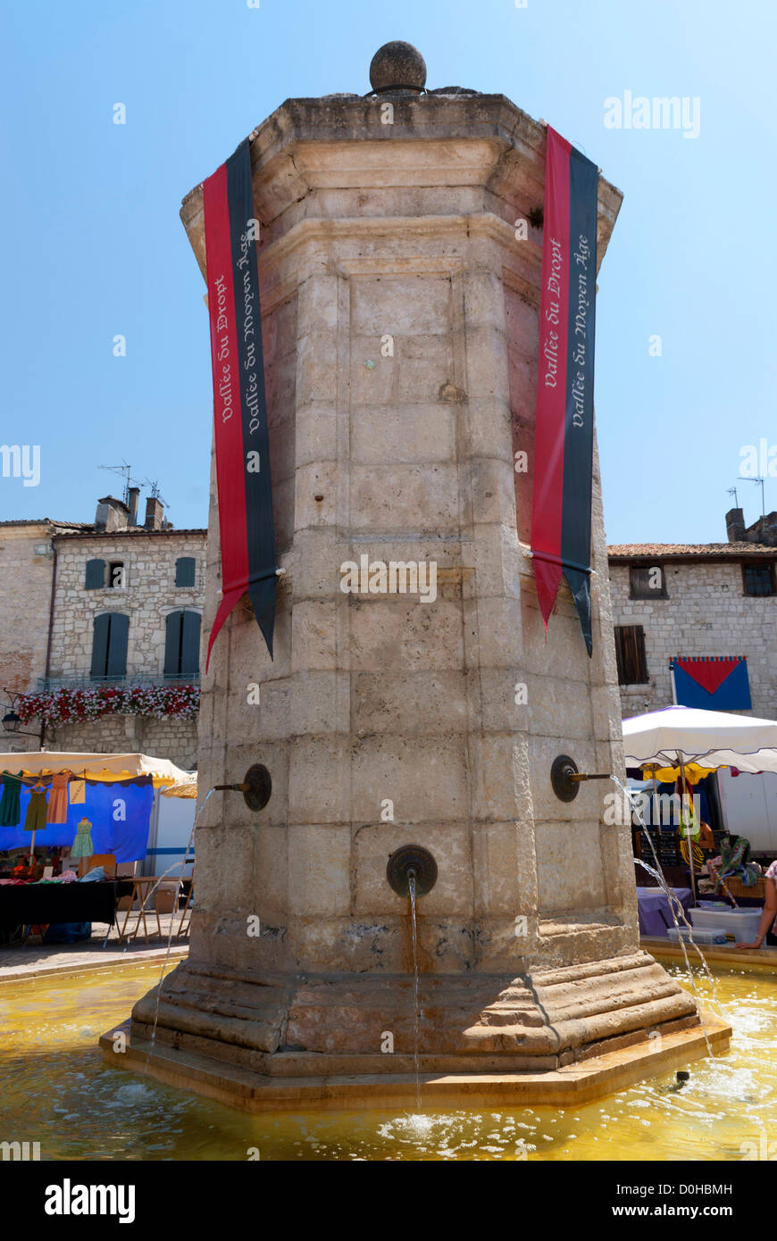 Eymet square hi-res stock photography and images - Alamy