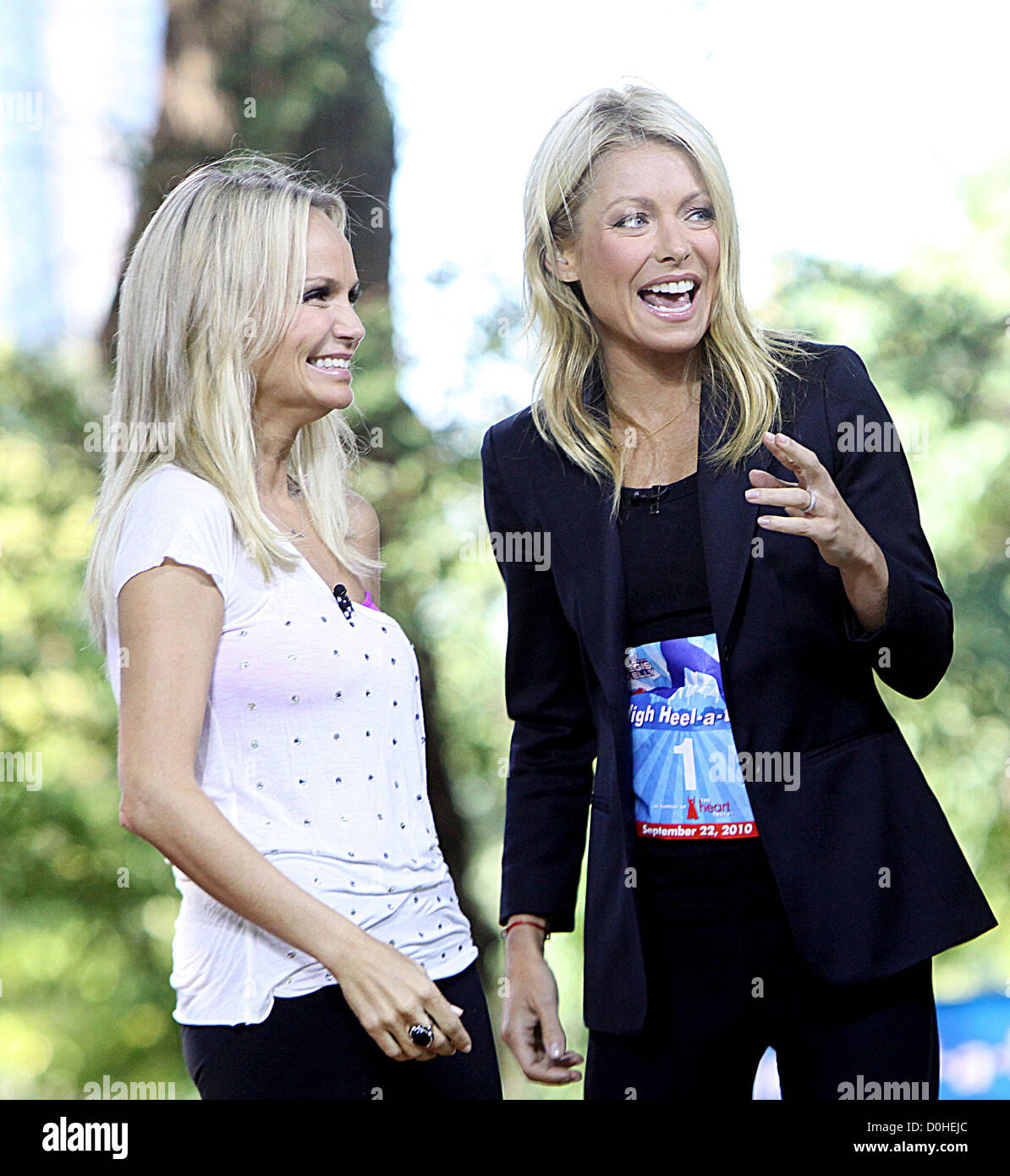 Kristin chenoweth kelly ripa running hi-res stock photography and ...
