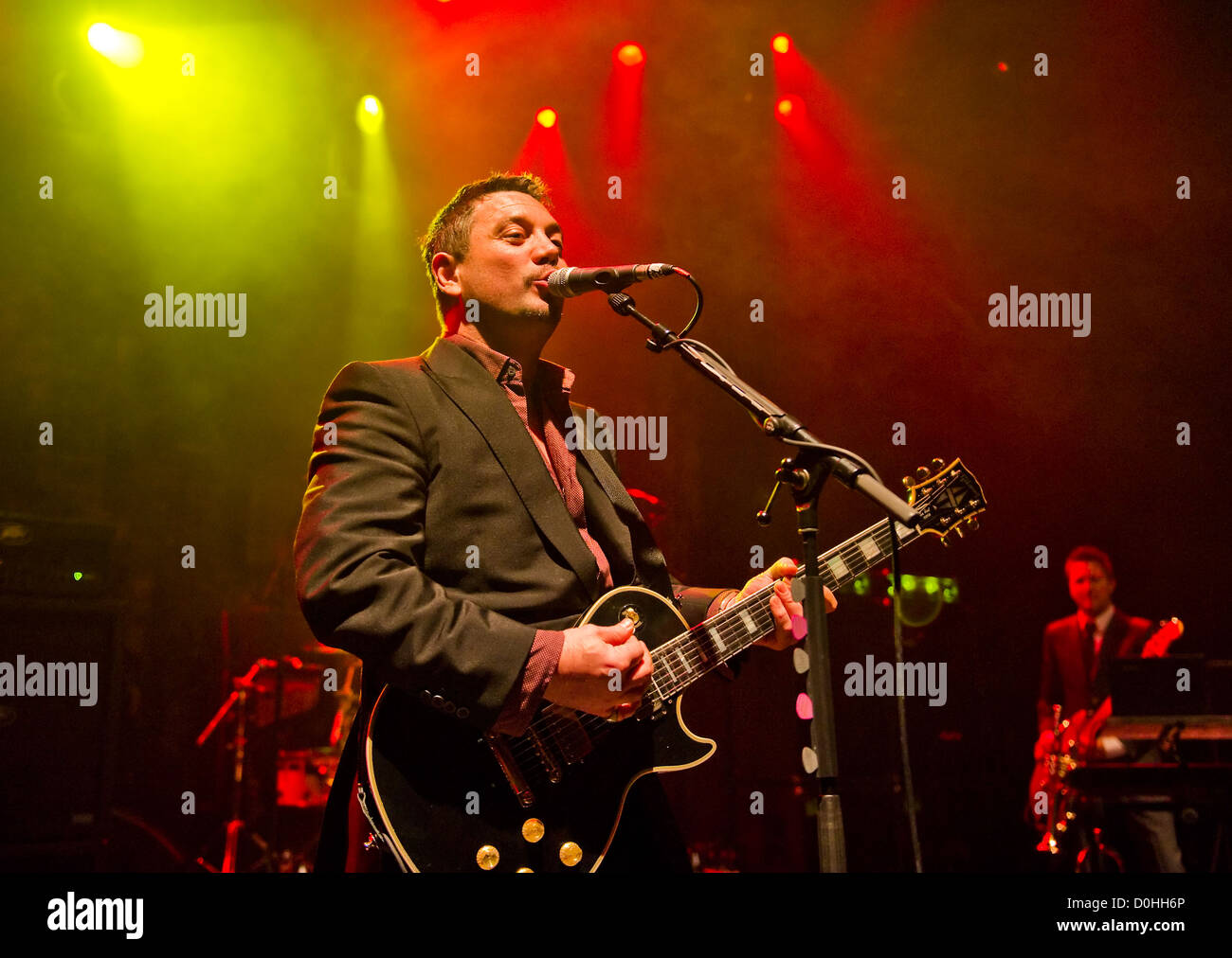 Huey Morgan Fun Lovin' Criminals performing live at the Shepherds Bush ...