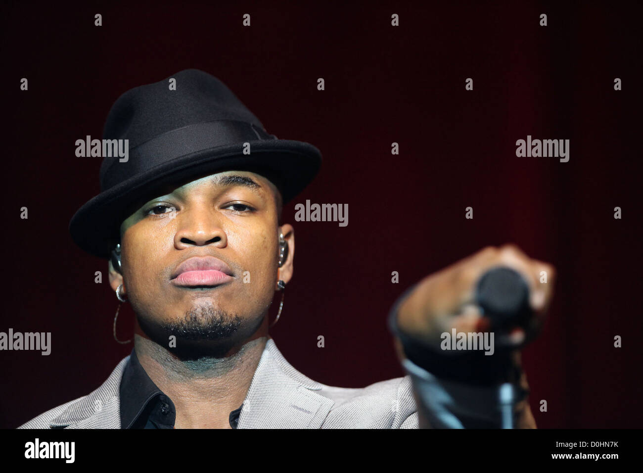 Ne-Yo Island Def Jam Rocks Times Square for Children's Miracle Network ...