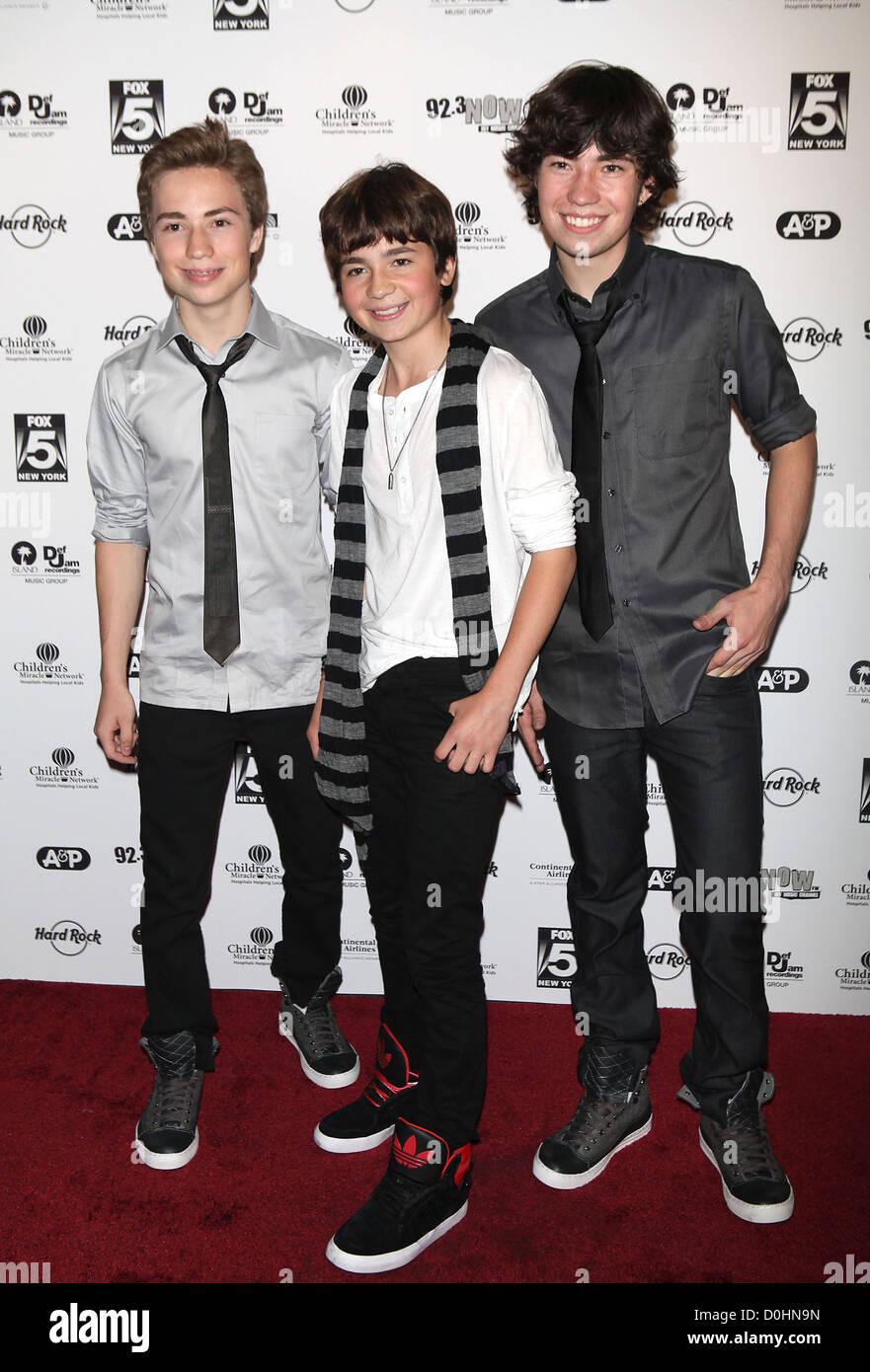 Burnham Brothers Island Def Jam Rocks Times Square for Children's ...