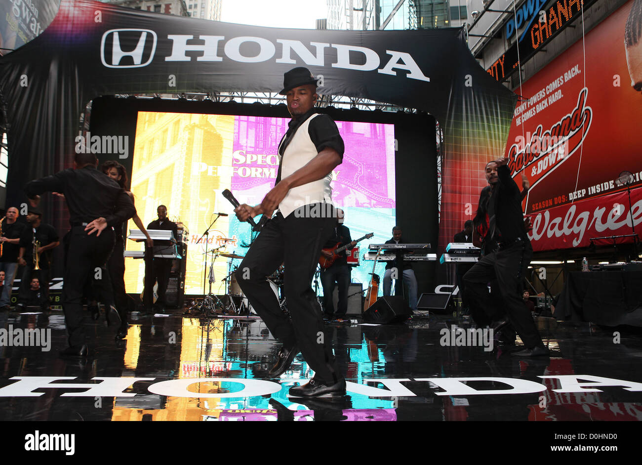 Ne-Yo Island Def Jam Rocks Times Square for Children's Miracle Network ...