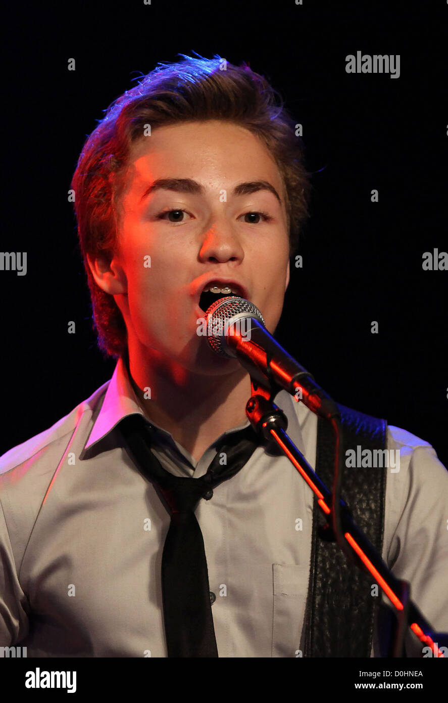 Burnham Brothers Island Def Jam Rocks Times Square for Children's ...