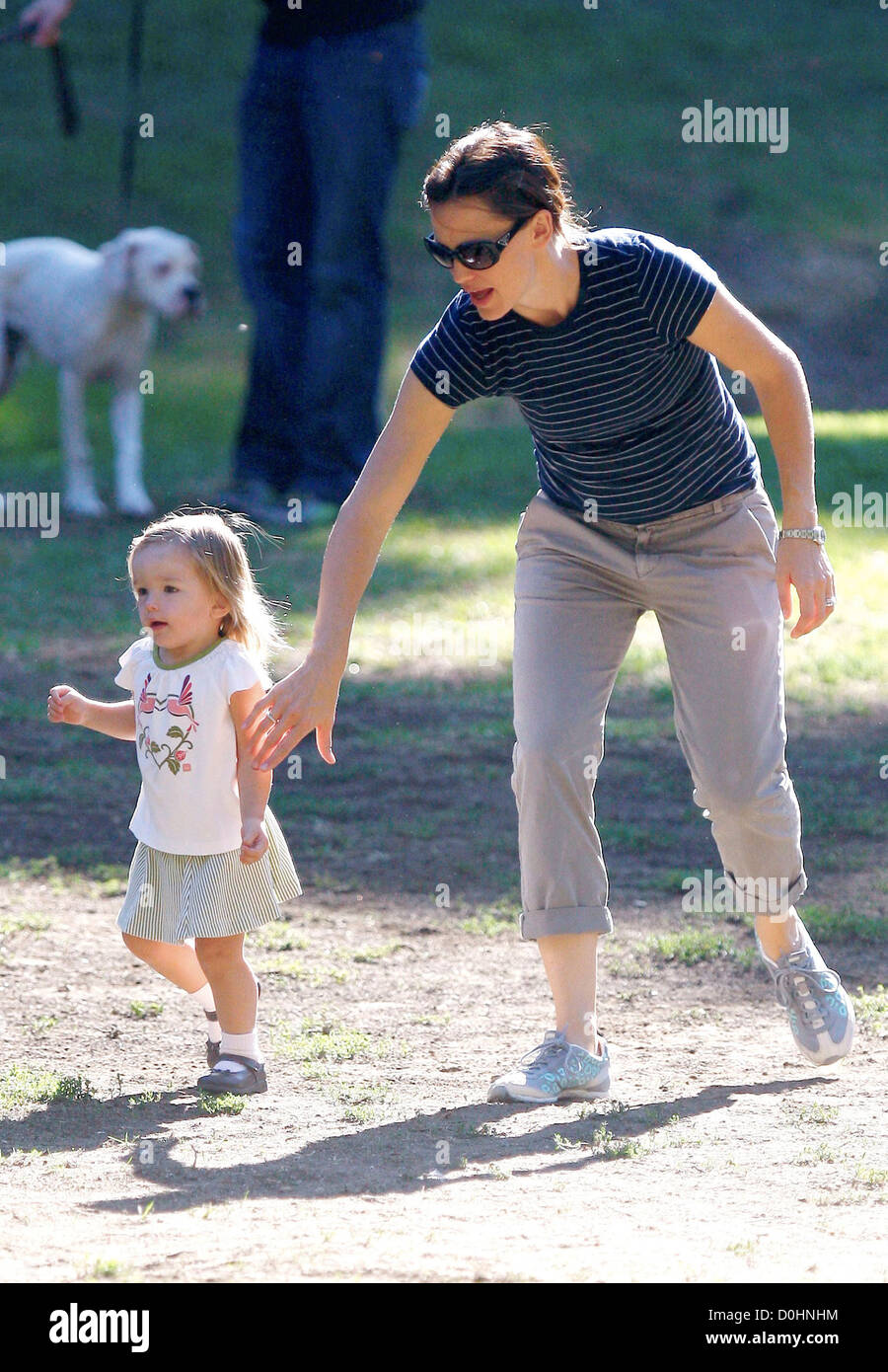 Jennifer Garner and her daughter Seraphina Affleck enjoy a day in the ...