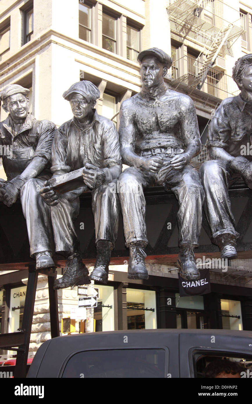 A 2001 sculpture of 'The 1932 Rockefeller Center Iron Workers at Lunch ...