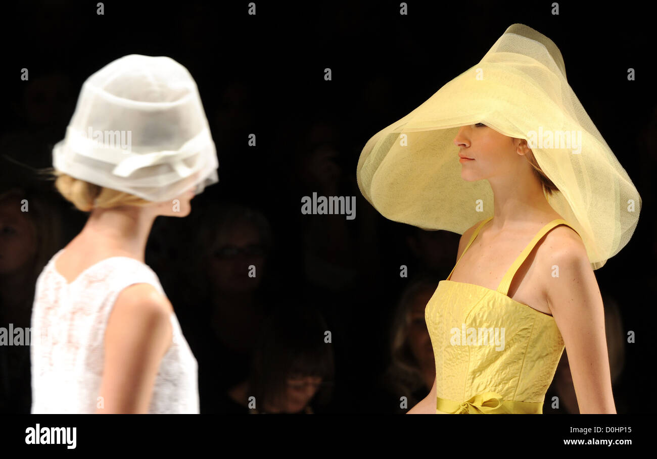 Models London Fashion Week Spring/Summer 2011 - Jasper Conran - catwalk ...