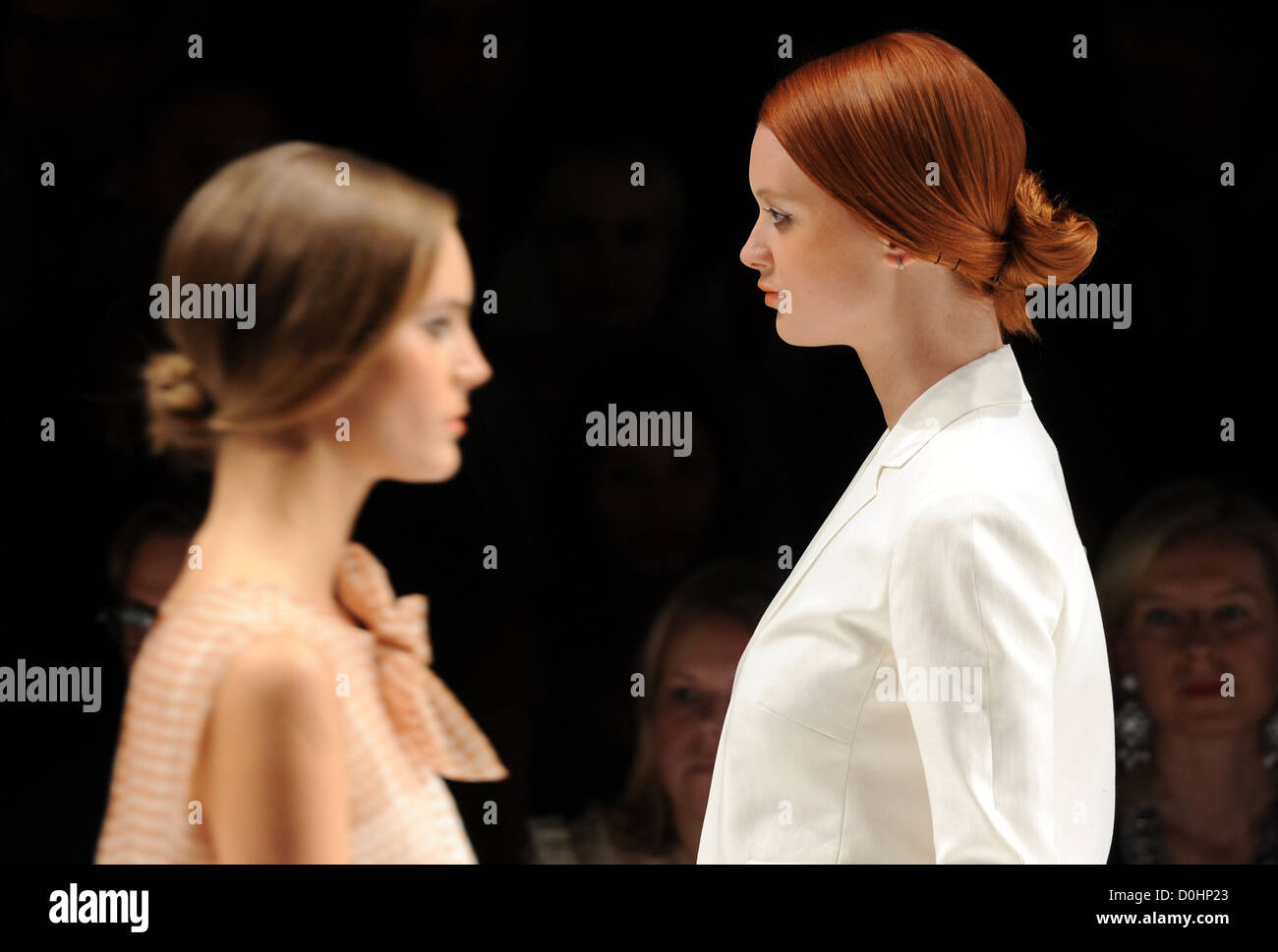 Fashion models england london 19 hi-res stock photography and images ...