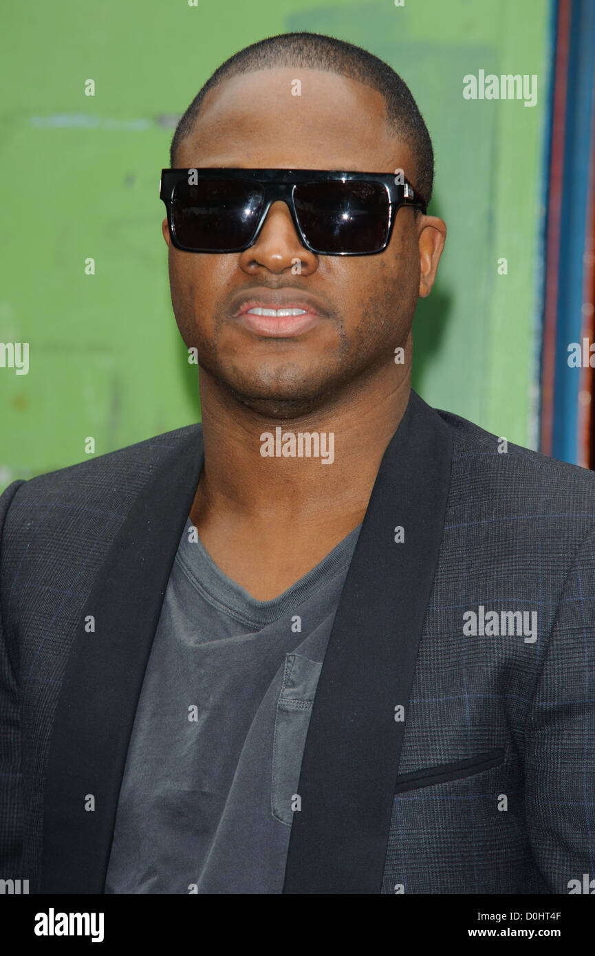 Taio Cruz N-Dubz and Taio Cruz volunteering along with 100 ORC ...