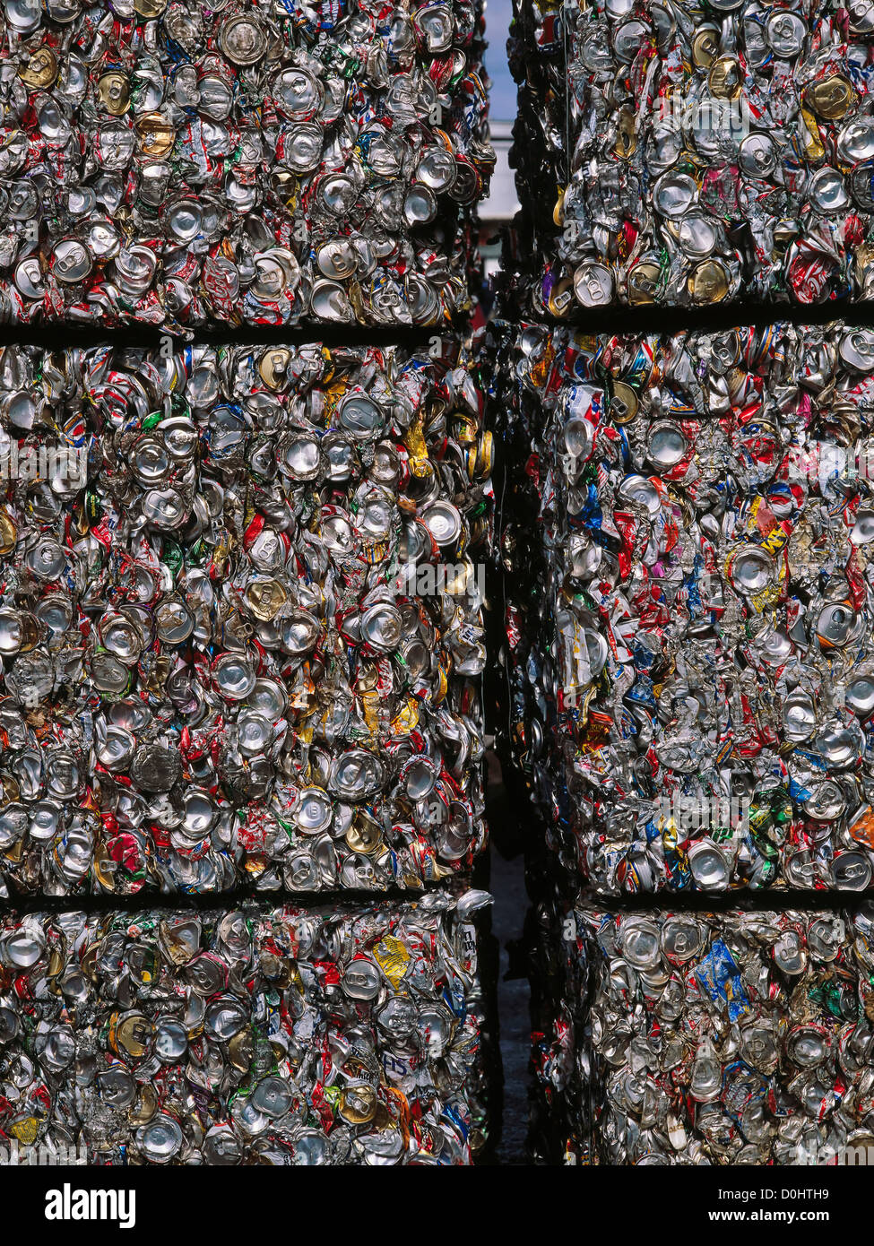 Bales of aluminum cans hi-res stock photography and images - Alamy