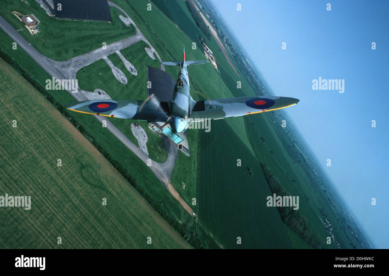 Ww2 raf fighter aircraft hi-res stock photography and images - Alamy