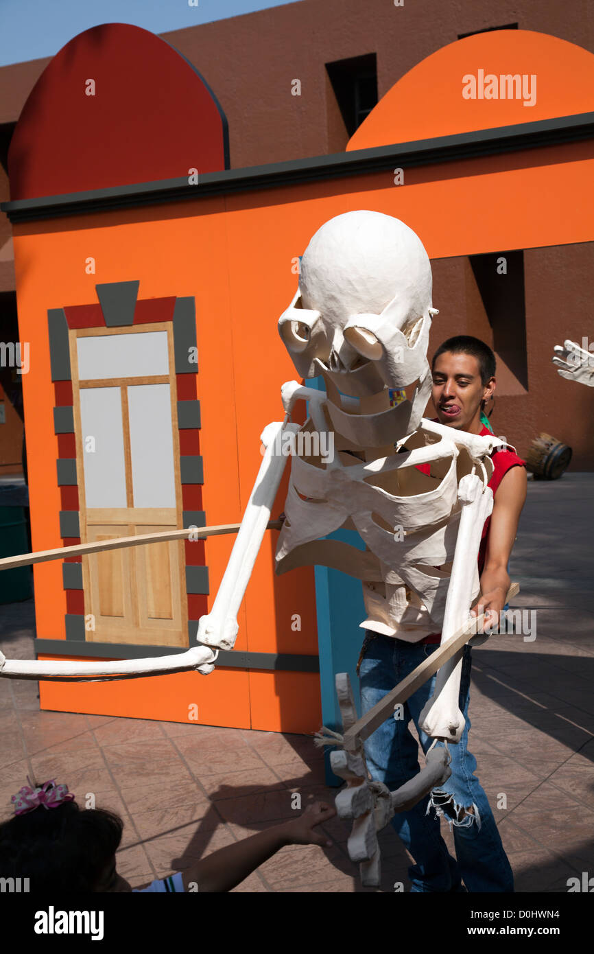 Life size puppet hi-res stock photography and images - Alamy