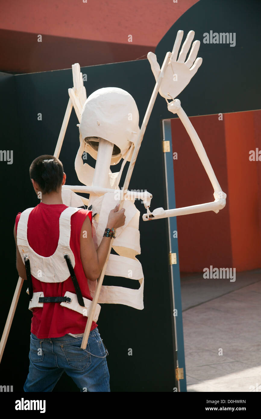 Puppet Handler entertain visitors at Museo Nacional de Culturas Popular ...