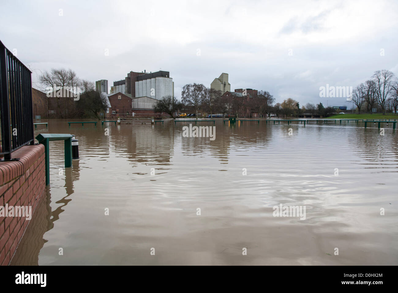 River nene embankment hi-res stock photography and images - Alamy