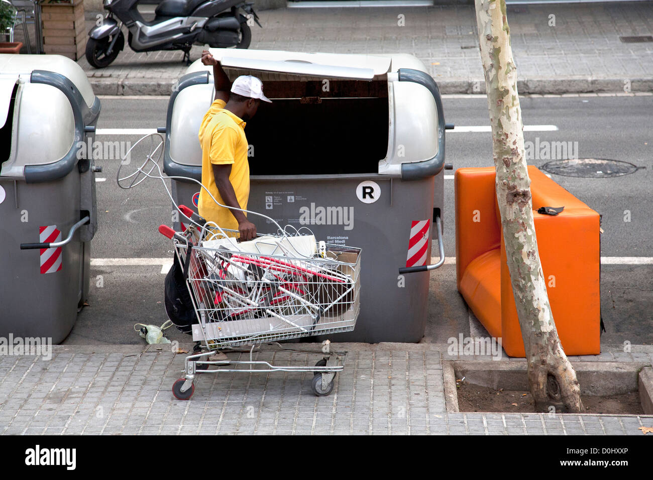 Searching through rubbish hi-res stock photography and images - Alamy