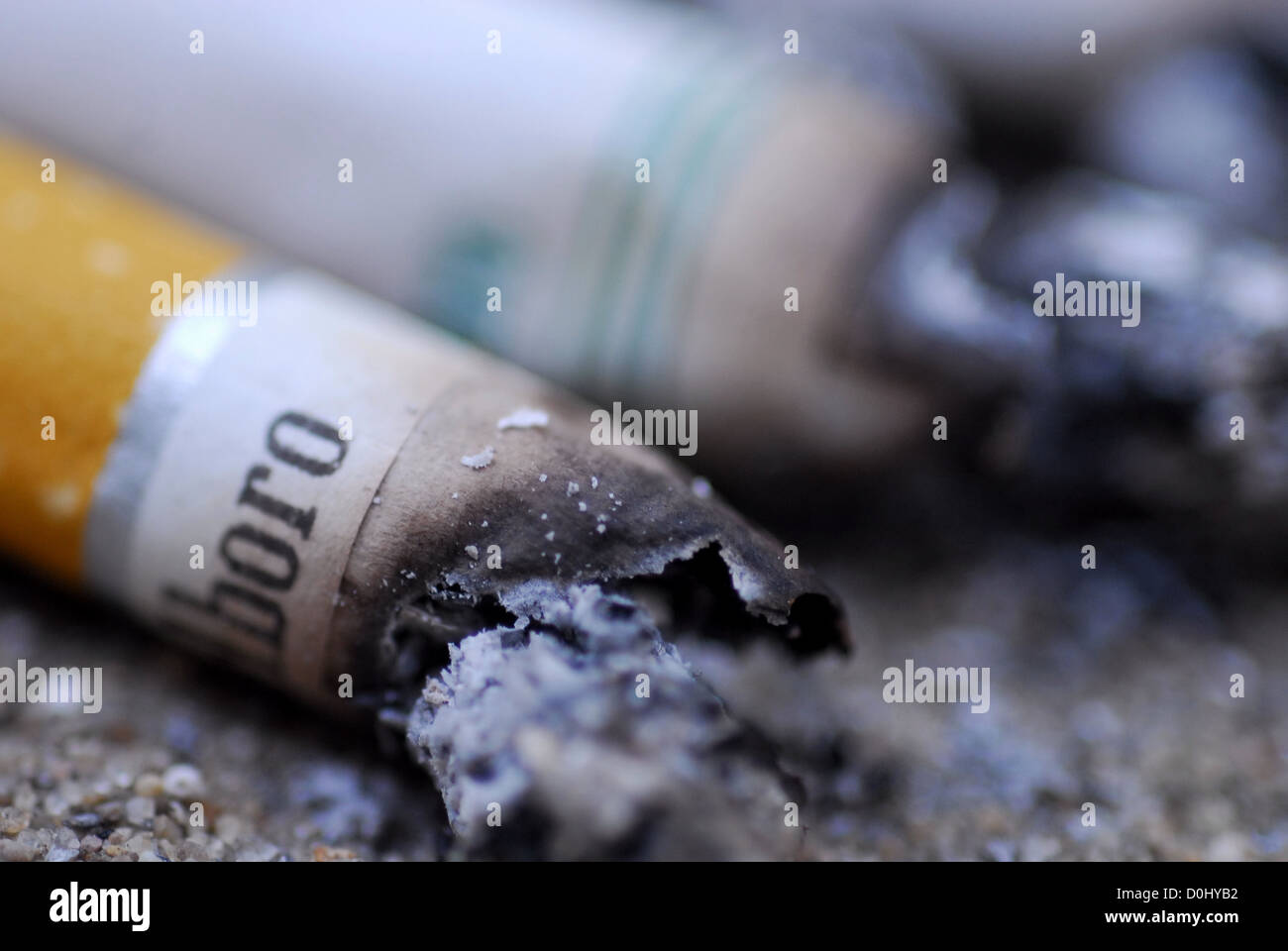 Cigarettes technique hi-res stock photography and images - Alamy