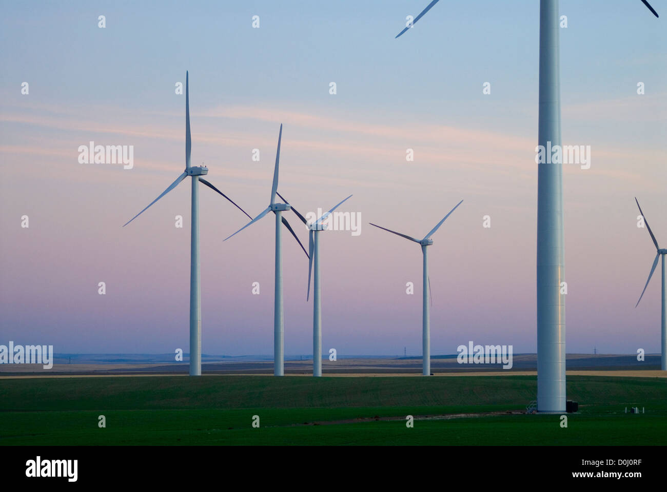 Wind turbines at the Klondike Wind Farm in Central Oregon Stock Photo ...