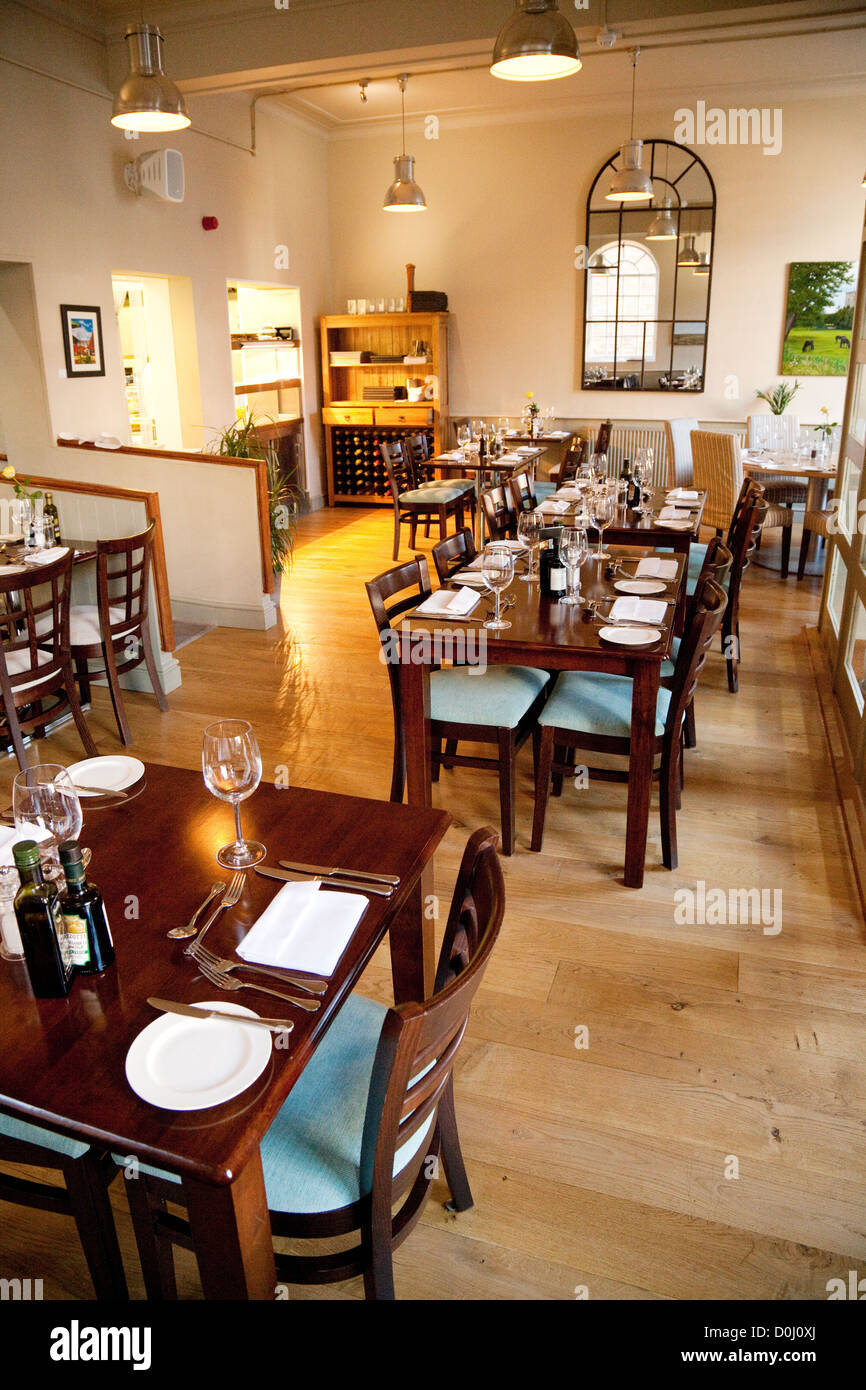 Empty Restaurant High Resolution Stock Photography and Images - Alamy