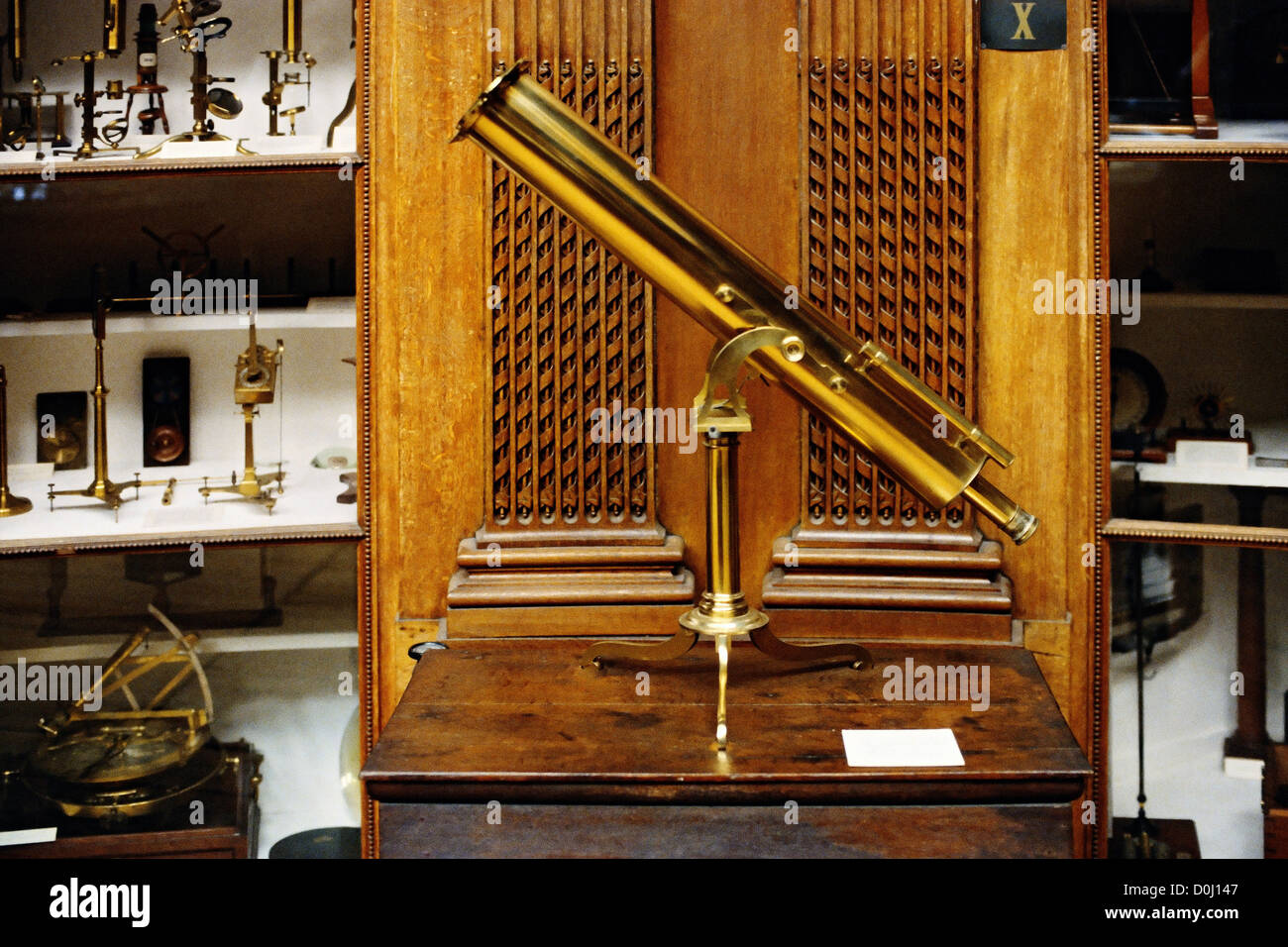 Antique telescope hi-res stock photography and images - Alamy