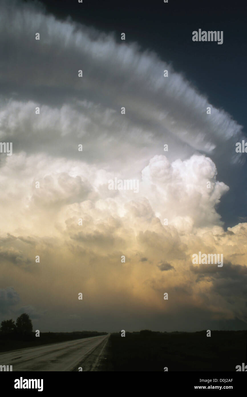 Rising thunderstorm hi-res stock photography and images - Alamy