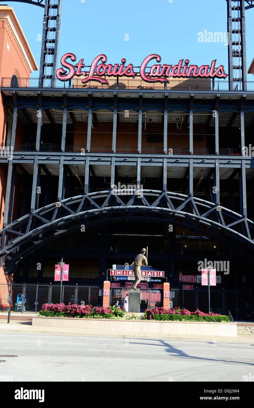 Busch stadium family hi-res stock photography and images - Alamy