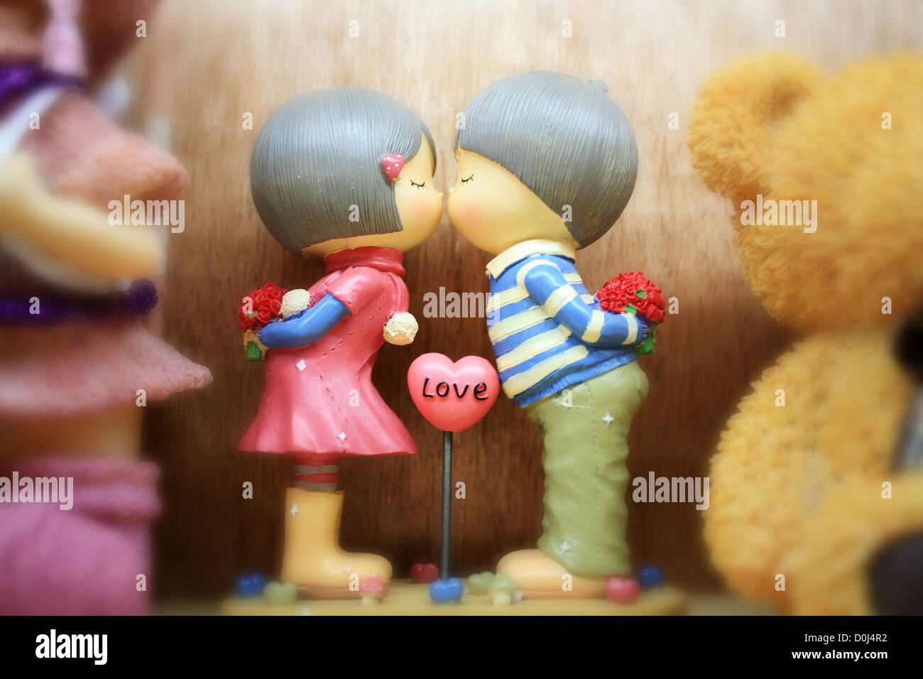 Miniature love statue hi-res stock photography and images - Alamy