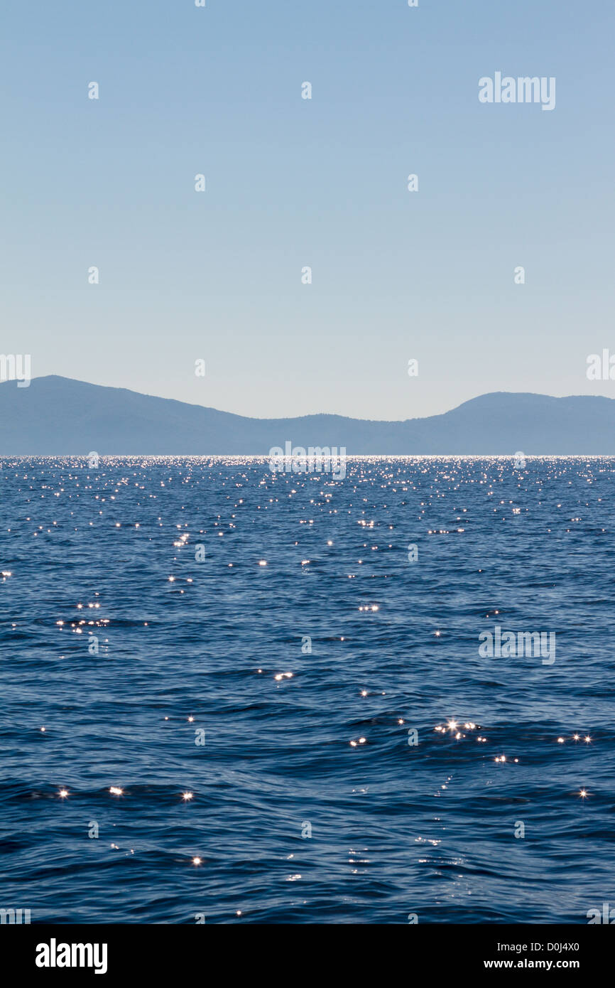 Glinting off the water hi-res stock photography and images - Alamy