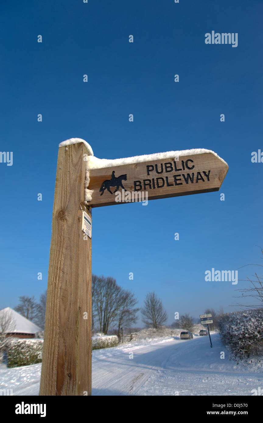 Signage for bridleway hi-res stock photography and images - Alamy