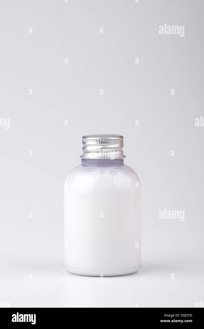 Mini shampoo hi-res stock photography and images - Alamy