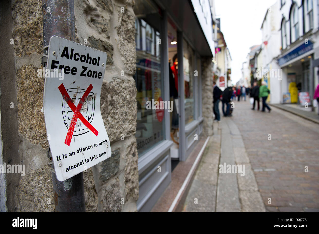 An alcohol free zone sign in St Ives Stock Photo - Alamy