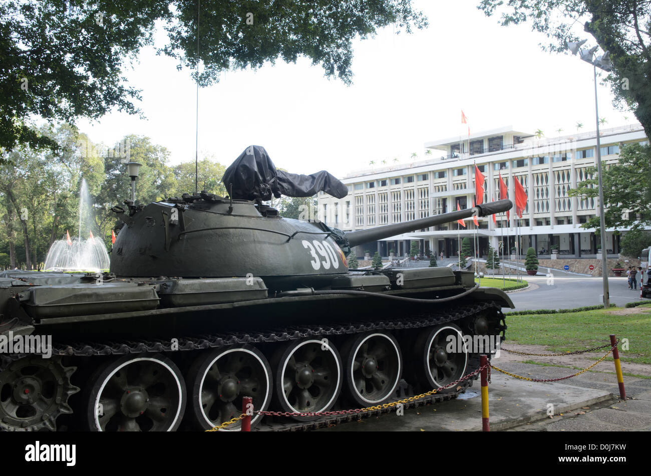 Reunification Palace Vietnam War Tank Ho Chi Minh City // HO CHI MINH ...